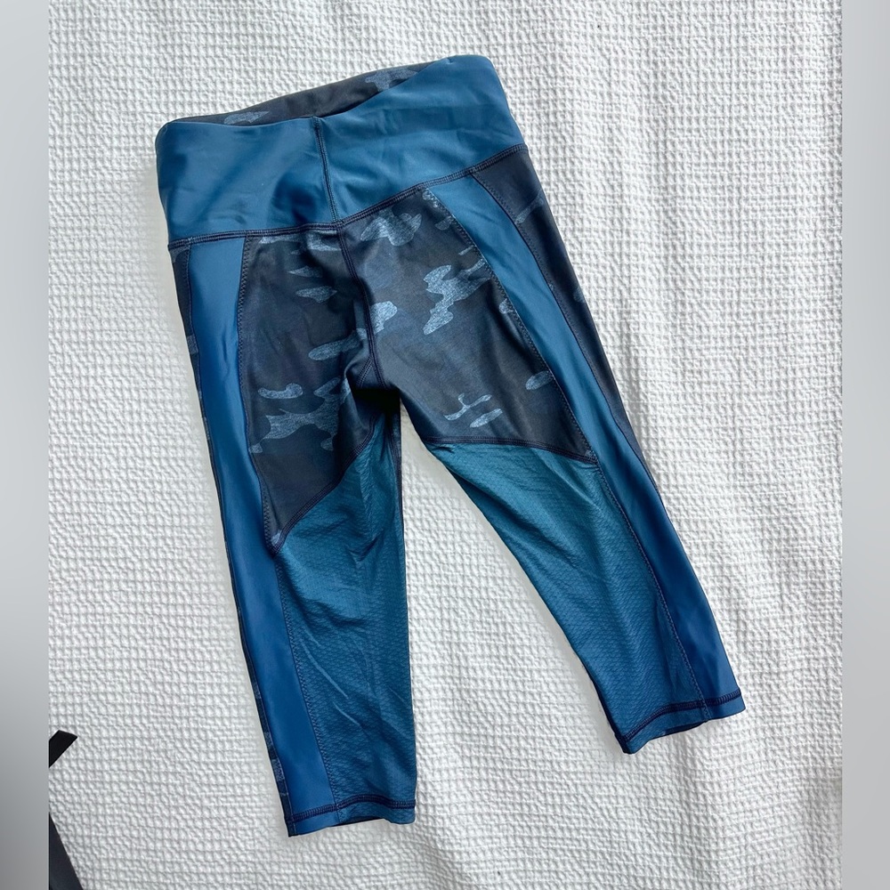 Lululemon Clip In Crop Heathered Texture Lotus Camo O… - Gem